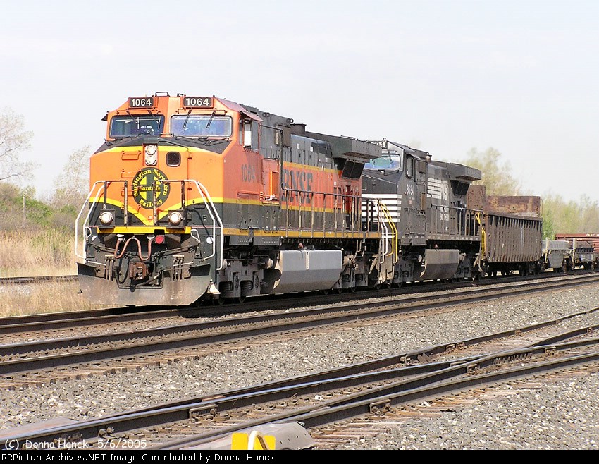 BNSF 1064